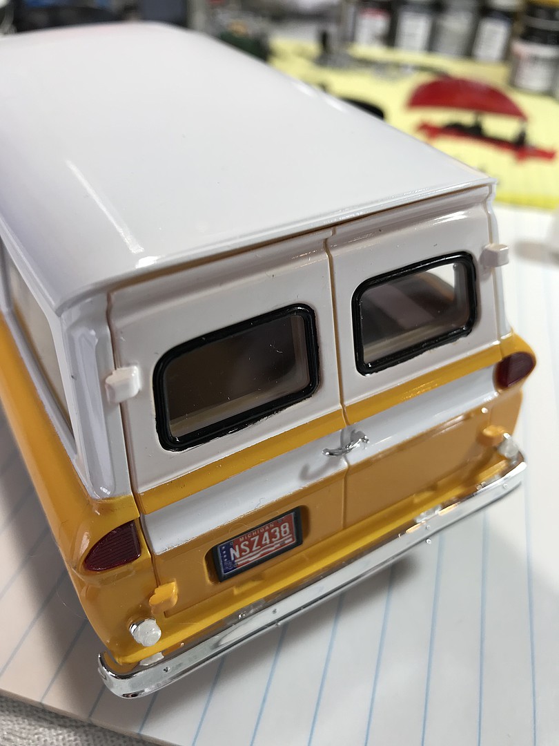 1966 Chevy Suburban -- Plastic Model Car Kit -- 1/25 Scale -- #854409 ...