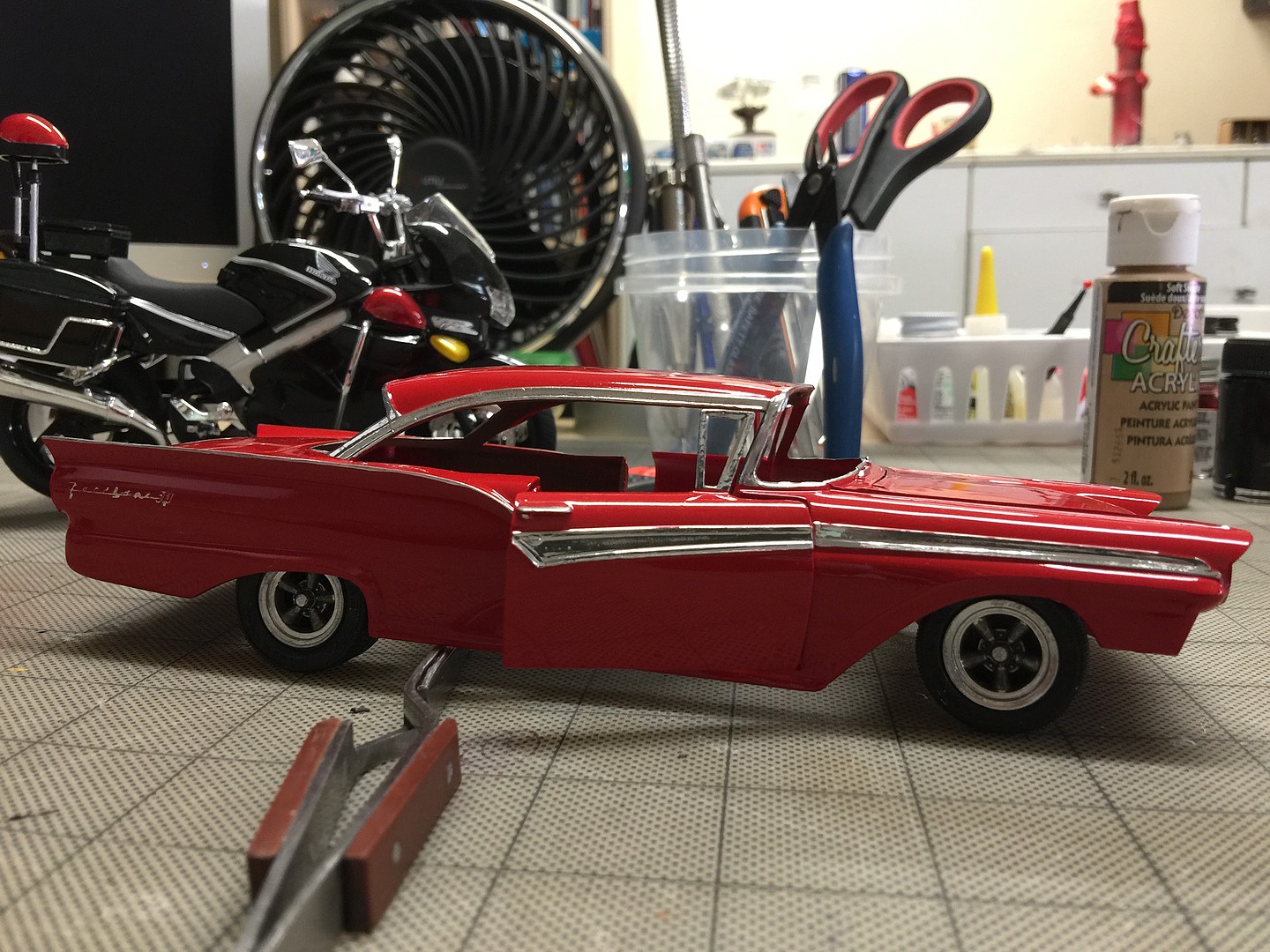 1957 Ford Custom 2'n 1 -- Plastic Model Car Kit -- 1/25 Scale ...