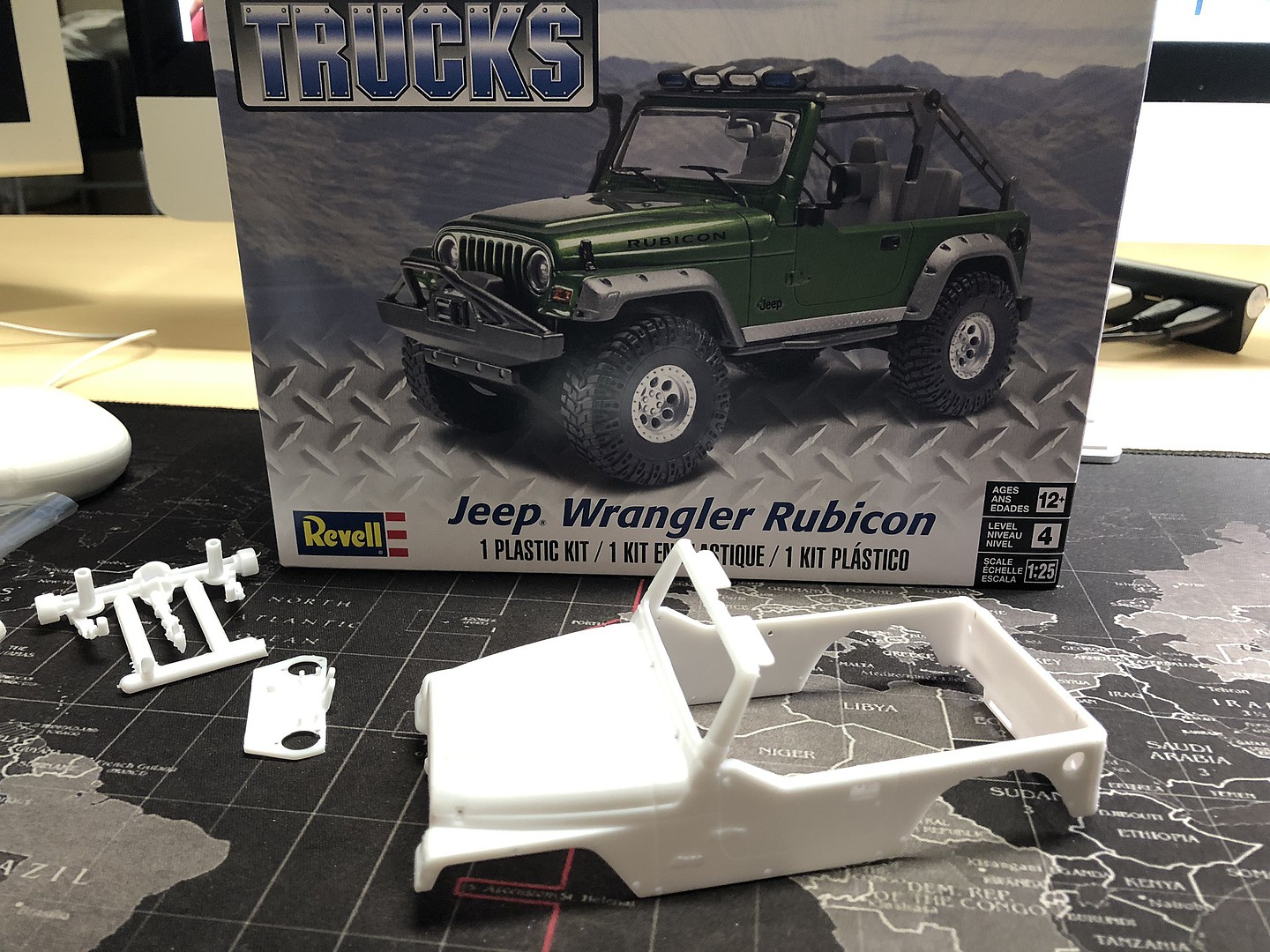 2003 Jeep Rubicon -- Plastic Model Car Kit -- 1/25 Scale -- #854053 ...