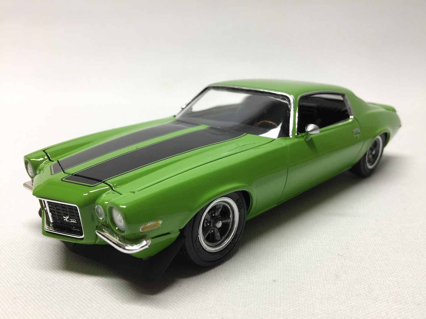 Chevy Camaro Z28 1970 1/2 -- Plastic Model Car Kit -- 1/25 Scale ...