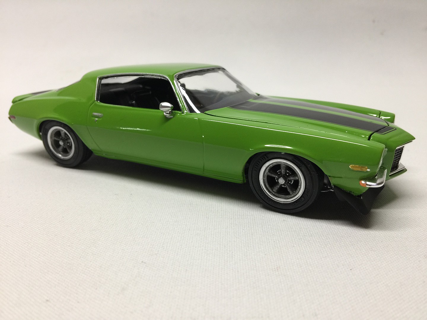 Chevy Camaro Z28 1970 1/2 -- Plastic Model Car Kit -- 1/25 Scale ...