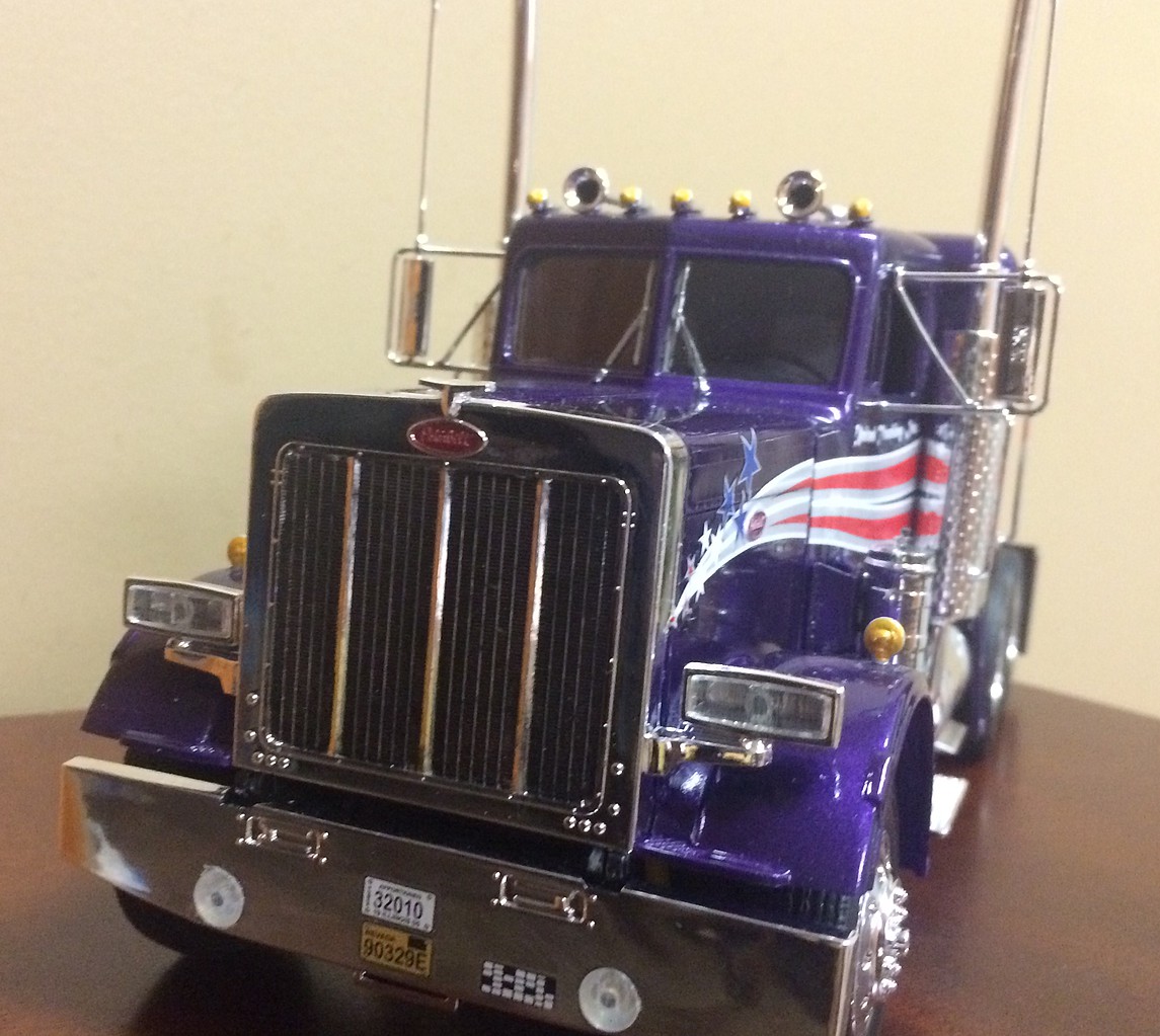 Peterbilt 359 Conventional -- Plastic Model Truck Kit -- 1/25 Scale ...