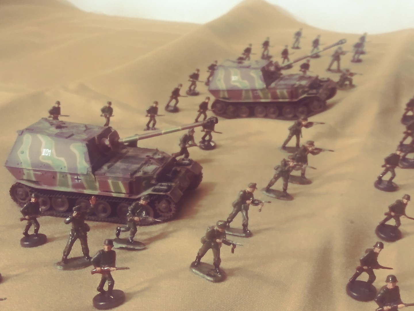 Ferdinand Tank 654th ABT -- Pre Built Plastic Model Tank -- 1/72 Scale ...