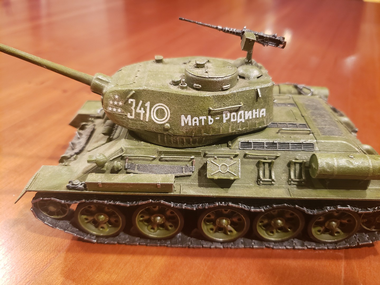 NVA T-34/85M -- Plastic Model Military Tank -- 1/35 Scale -- #3318 ...