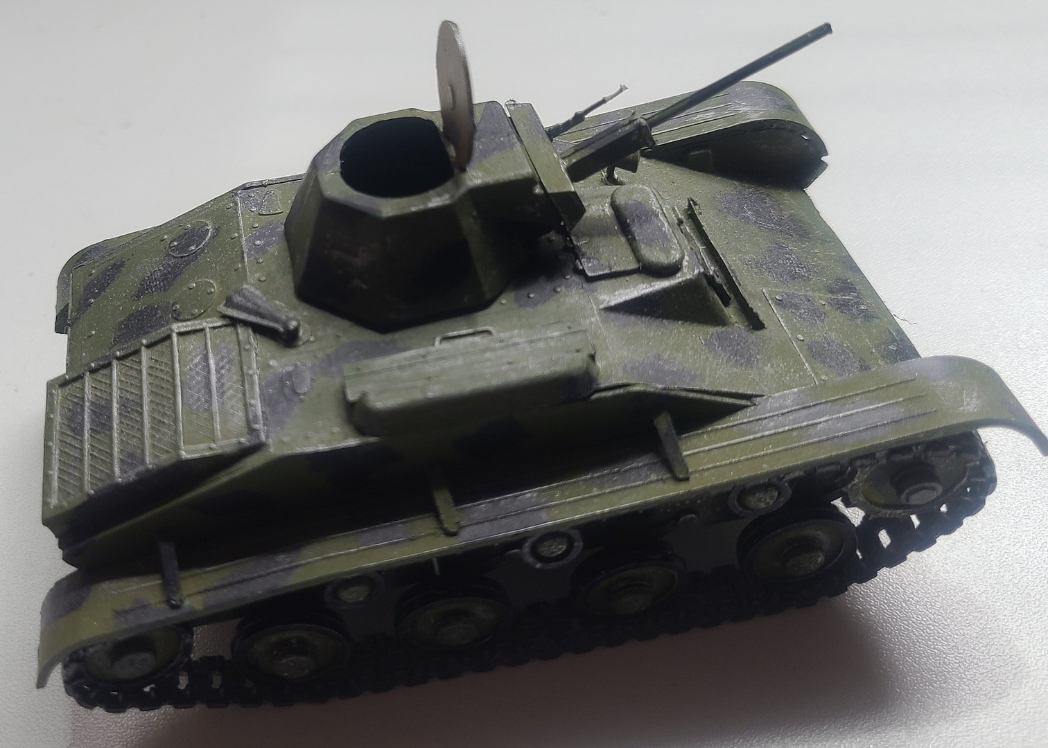 T-60 Soviet Light Tank WWII Kit -- 1/100 Scale Plastic Model Military ...