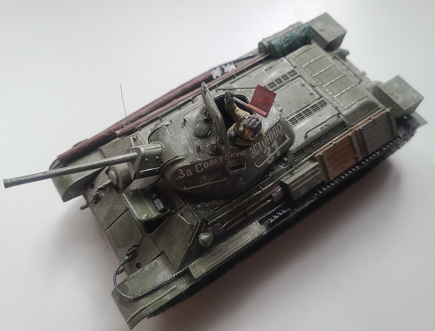 Russian T34/76 1942 -- Plastic Model Military Vehicle Kit -- 1/35 Scale ...