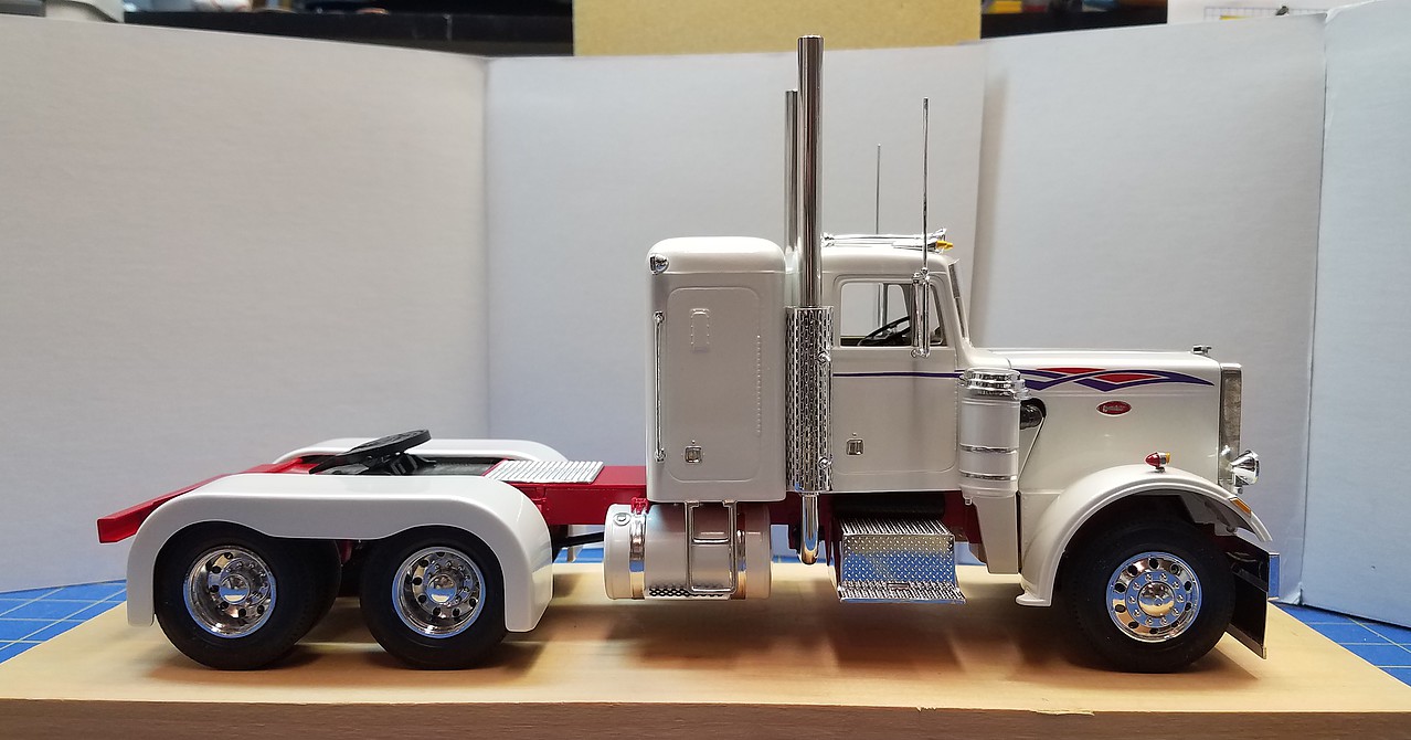 Peterbilt 359 Conventional -- Plastic Model Truck Kit -- 1/25 Scale ...