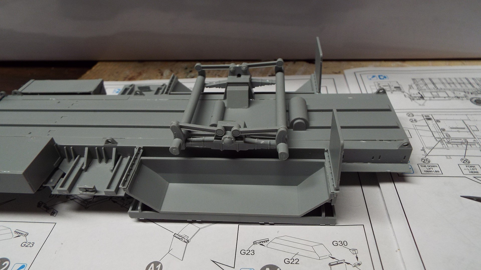 MIM-104B Patriot Surfact-To-Air-Missile -- Plastic Model Military ...