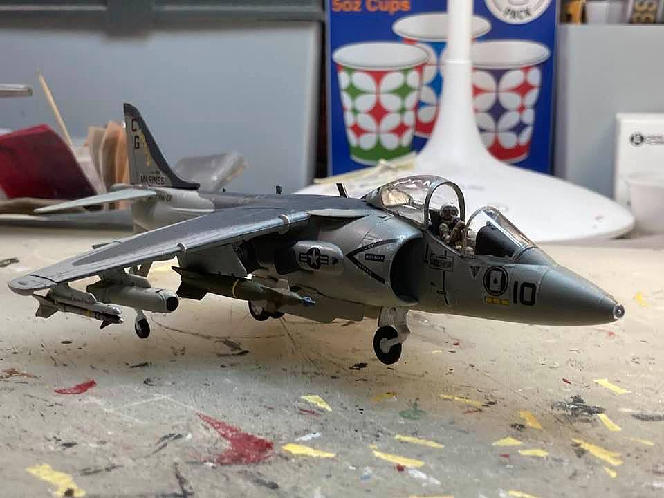 AV-8B Harrier II -- Plastic Model Airplane Kit -- 1/72 Scale -- #00449 ...