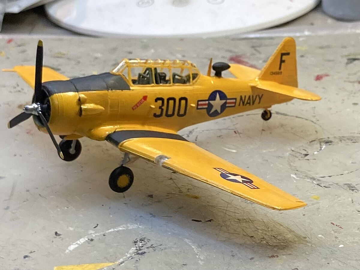 EB North American T-6G Texan -- Plastic Model Airplane Kit -- 1/72 ...
