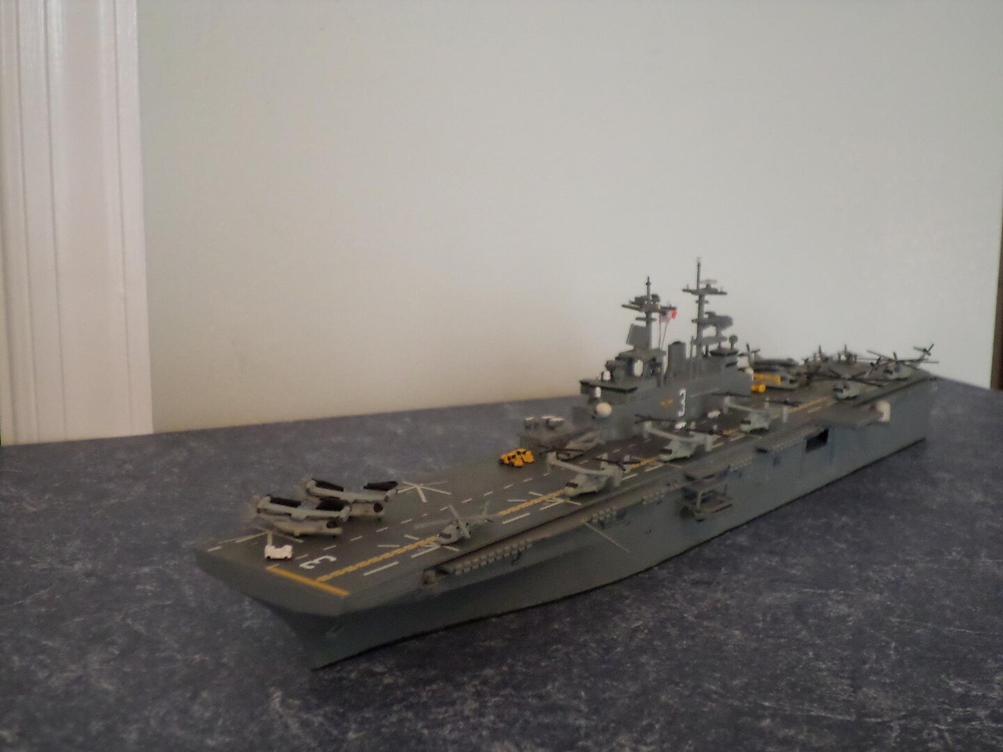 USS Kearsarge LHD-3 -- Plastic Model Military Ship Kit -- 1/700 Scale ...