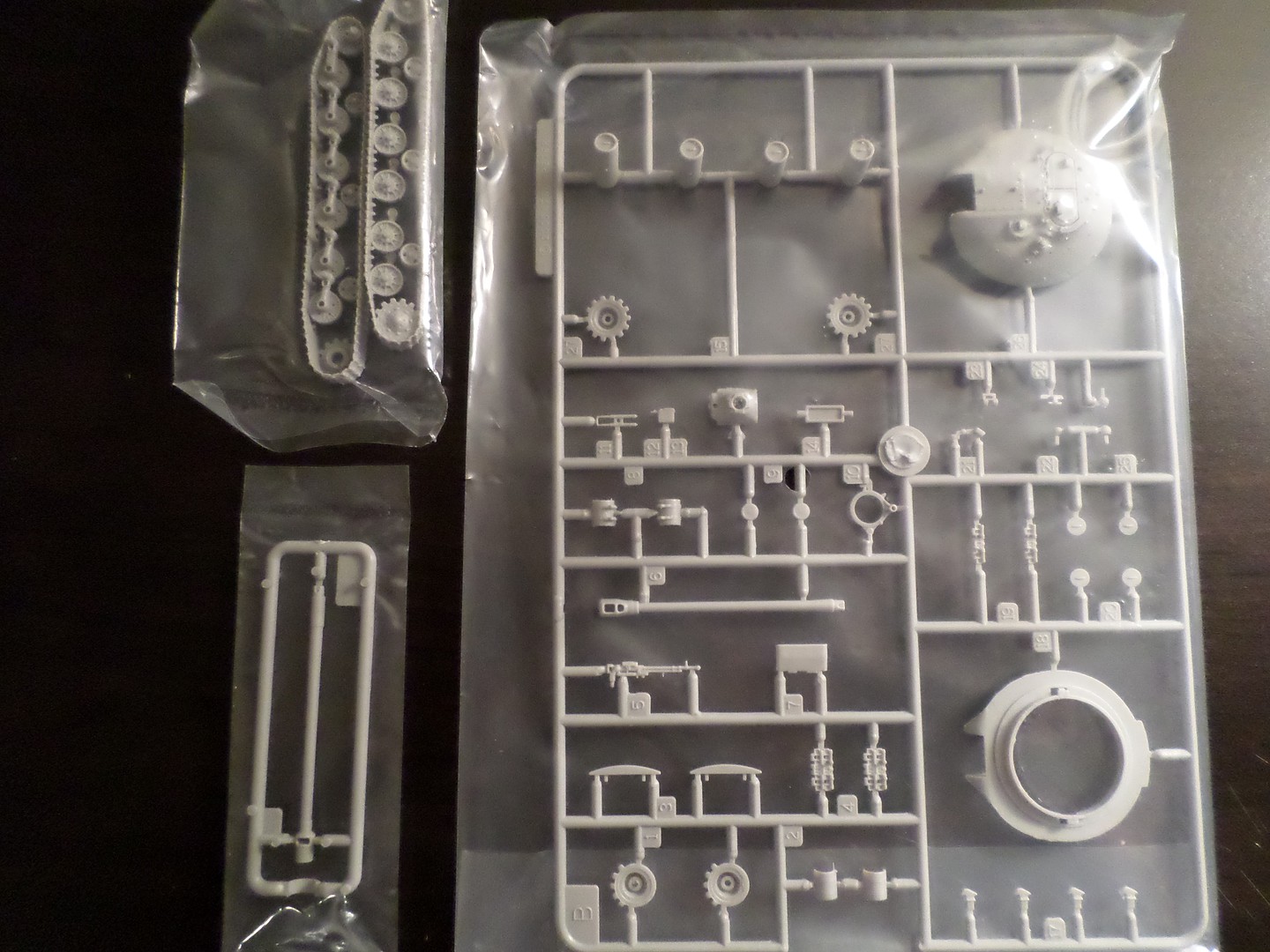 Russian JS3 Tank with 122mm BL9 Gun -- Plastic Model Military Vehicle ...