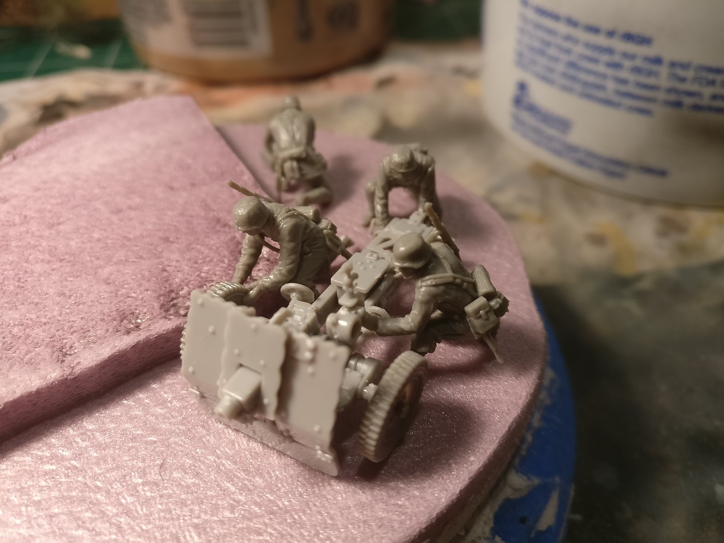 German IG-18 Gun & Crew (8) -- Plastic Model Military Figure -- 1/72 ...