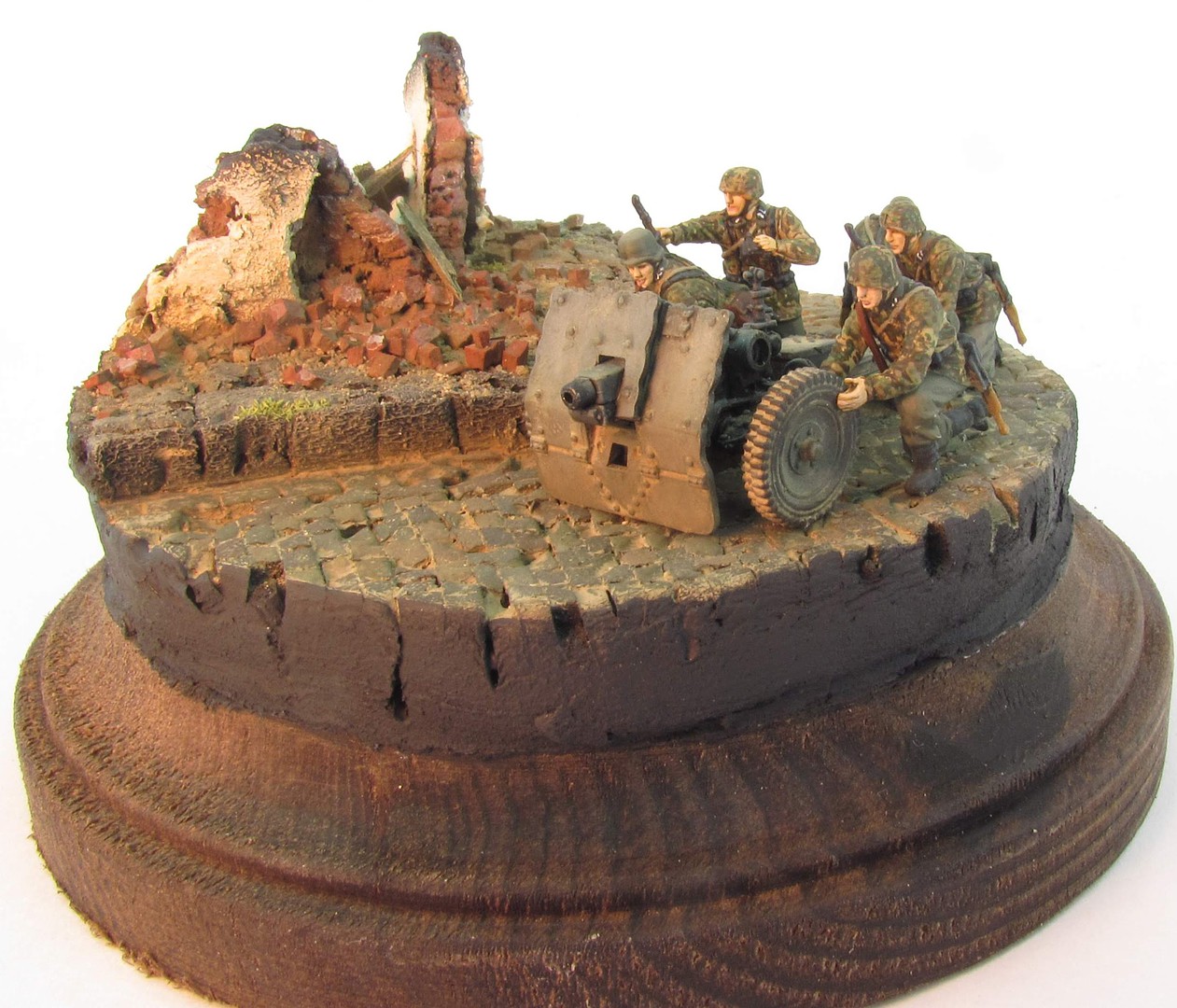 German IG-18 Gun & Crew (8) -- Plastic Model Military Figure -- 1/72 ...