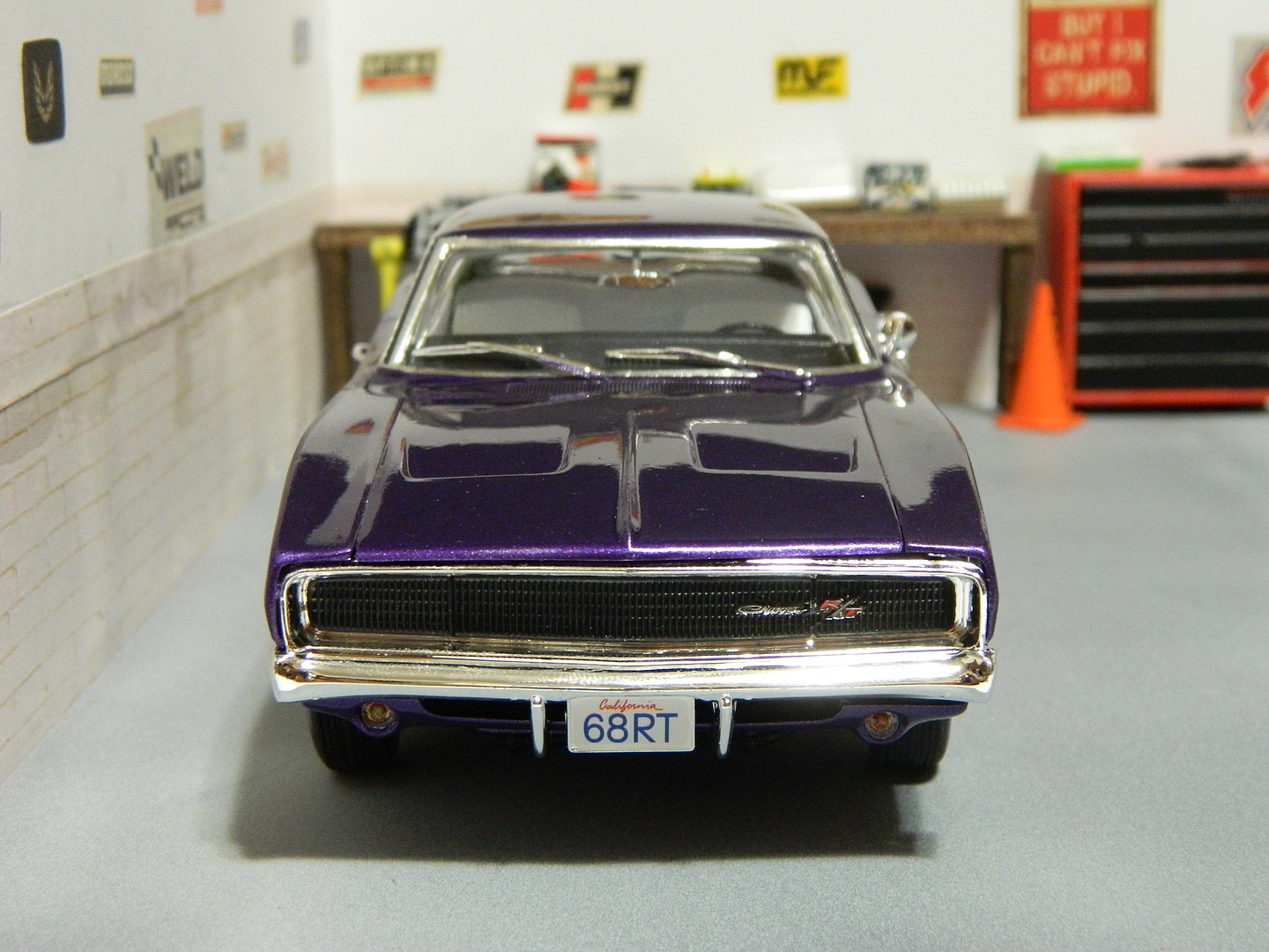 1968 Dodge Charger 2'n1 -- Plastic Model Car Kit -- 1/25 Scale ...