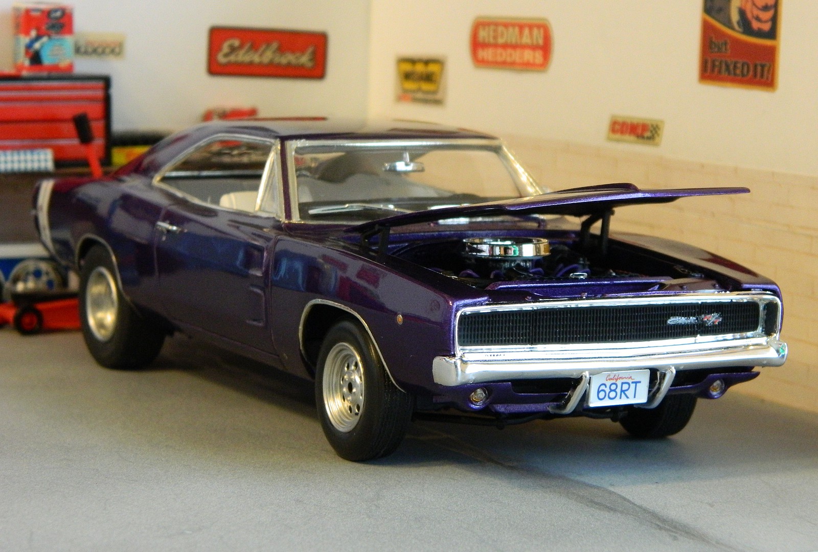 1968 Dodge Charger 2'n1 -- Plastic Model Car Kit -- 1/25 Scale ...