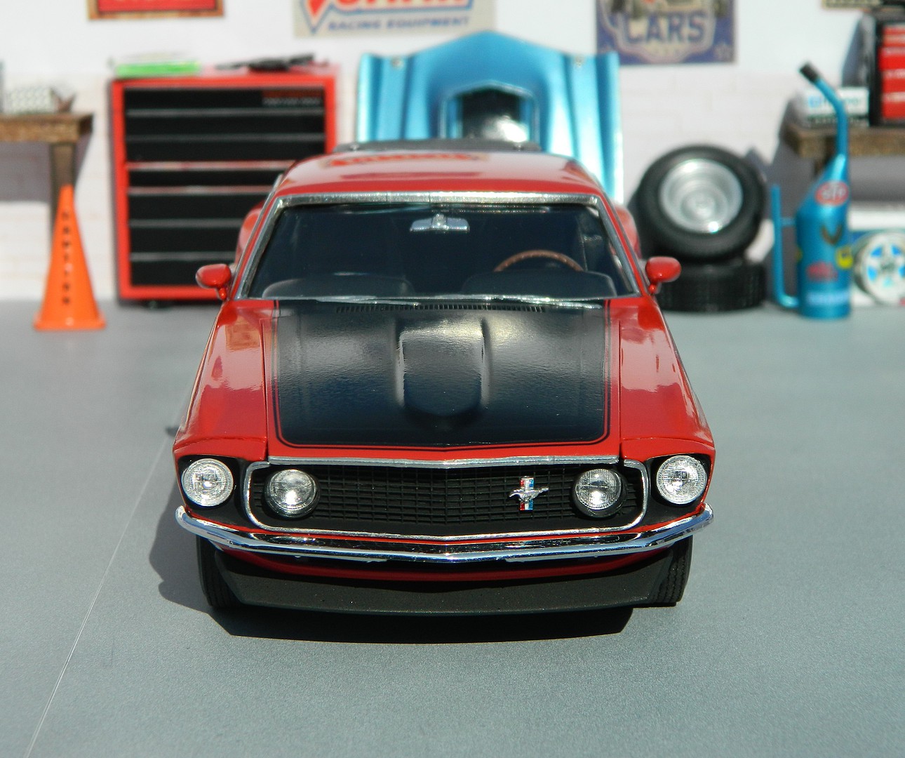 1969 Boss 32 Mustang -- Plastic Model Car Kit -- 1/25 Scale -- #854313 ...
