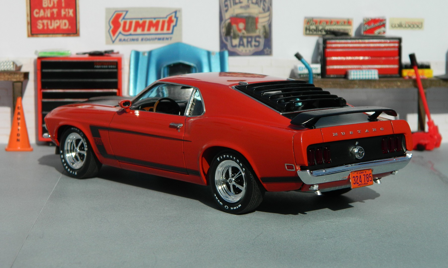1969 Boss 32 Mustang -- Plastic Model Car Kit -- 1/25 Scale -- #854313 ...