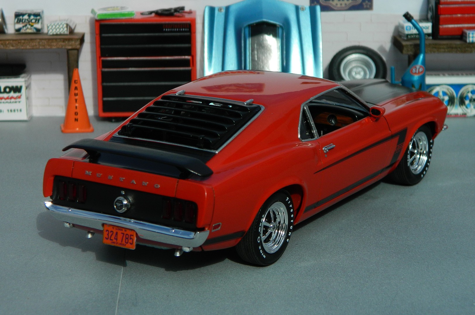 1969 Boss 32 Mustang -- Plastic Model Car Kit -- 1/25 Scale -- #854313 ...