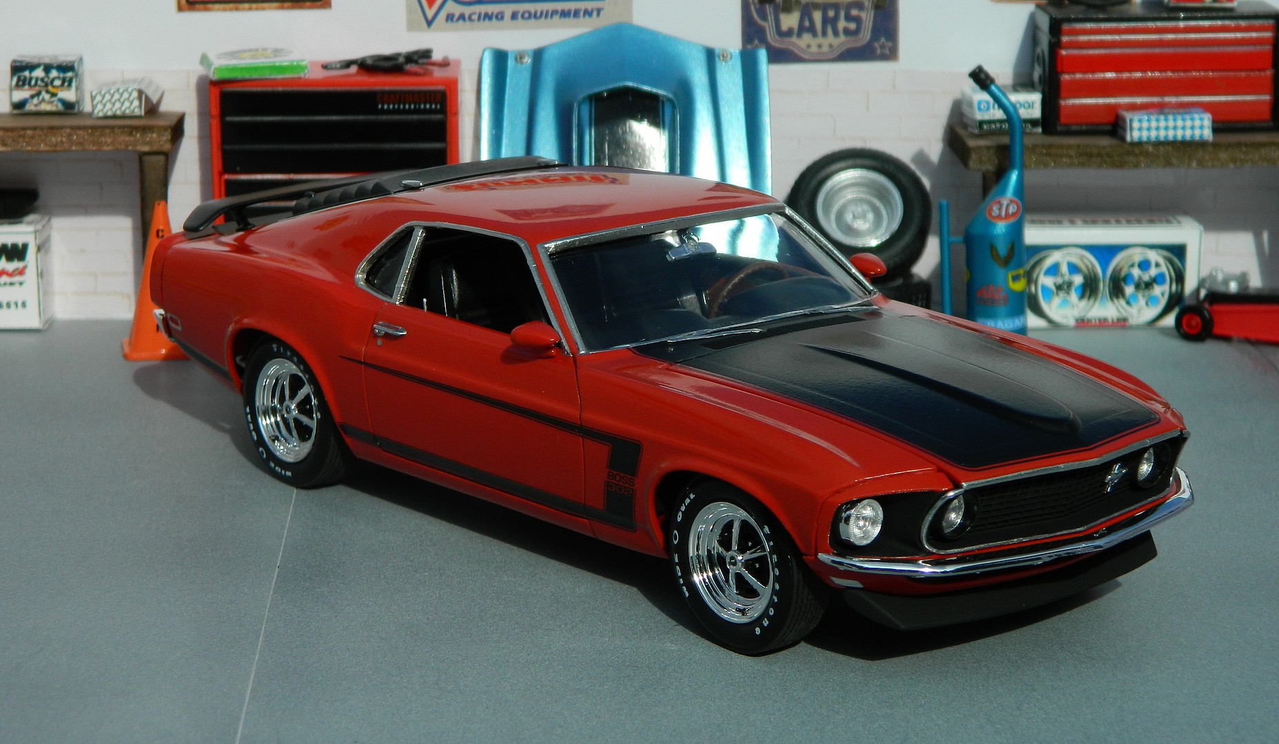 1969 Boss 32 Mustang -- Plastic Model Car Kit -- 1/25 Scale -- #854313 ...