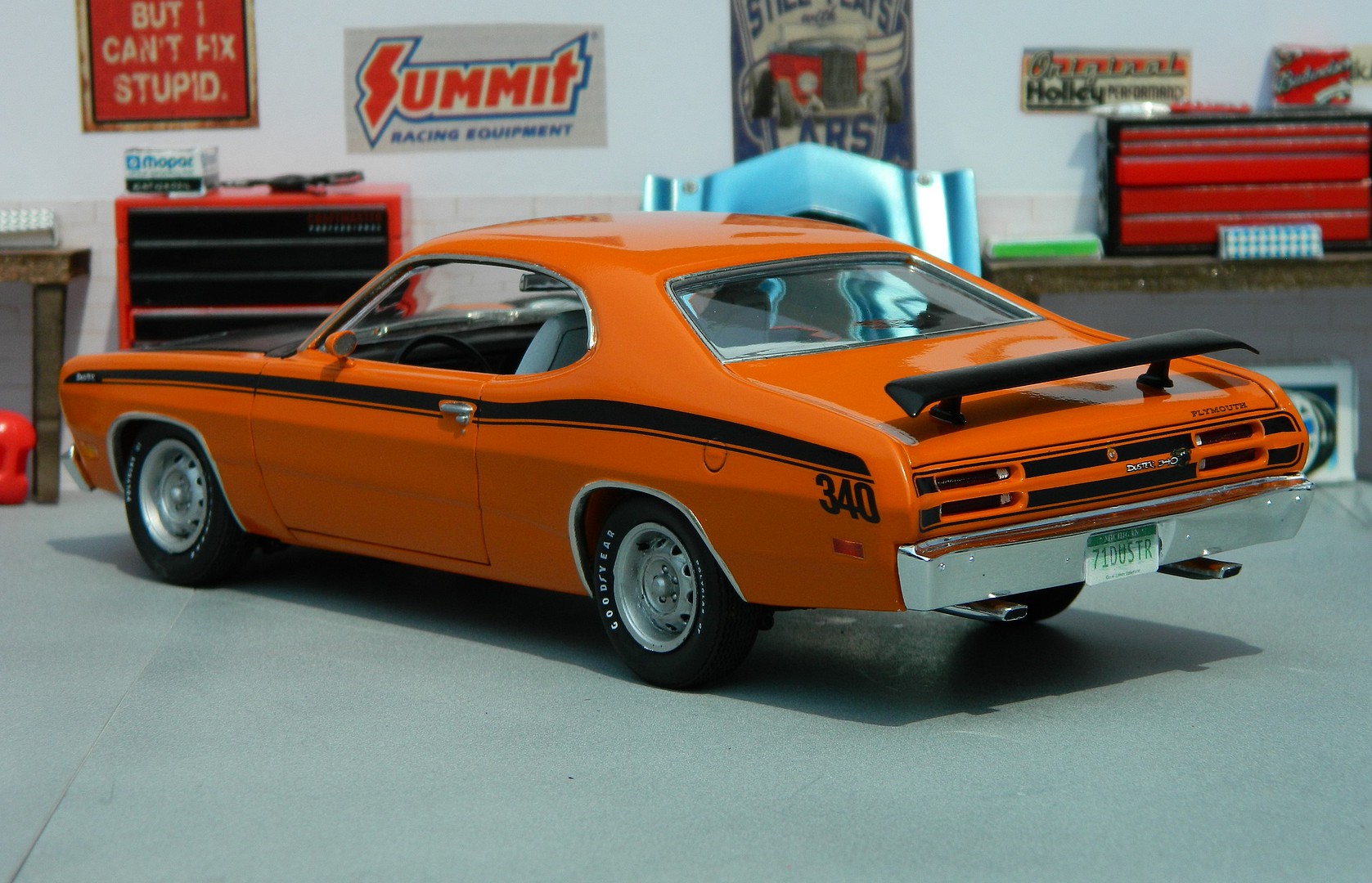 1971 Plymouth Duster 340 -- Plastic Model Car Kit -- 1/25 Scale ...