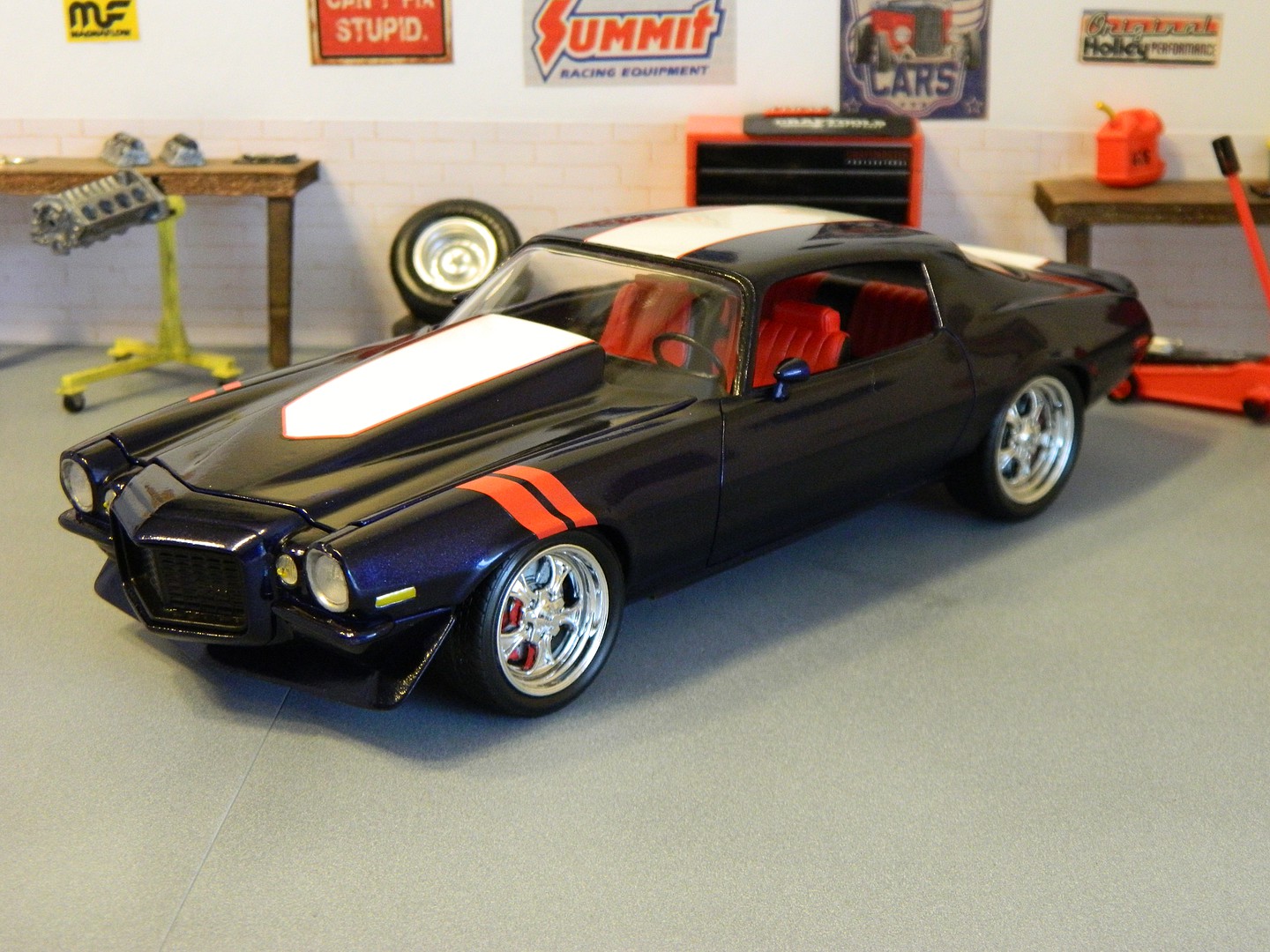 Chevy Camaro Z28 1970 1/2 -- Plastic Model Car Kit -- 1/25 Scale ...