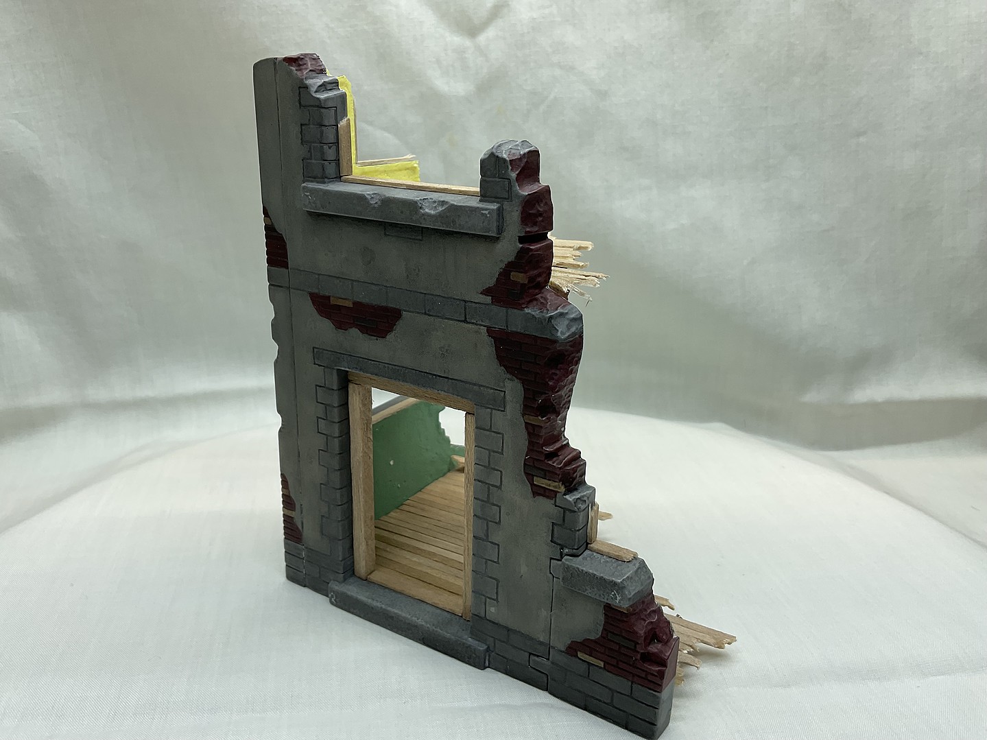 House Corner -- Plastic Model Military Diorama -- 1/35 Scale -- #556413 ...