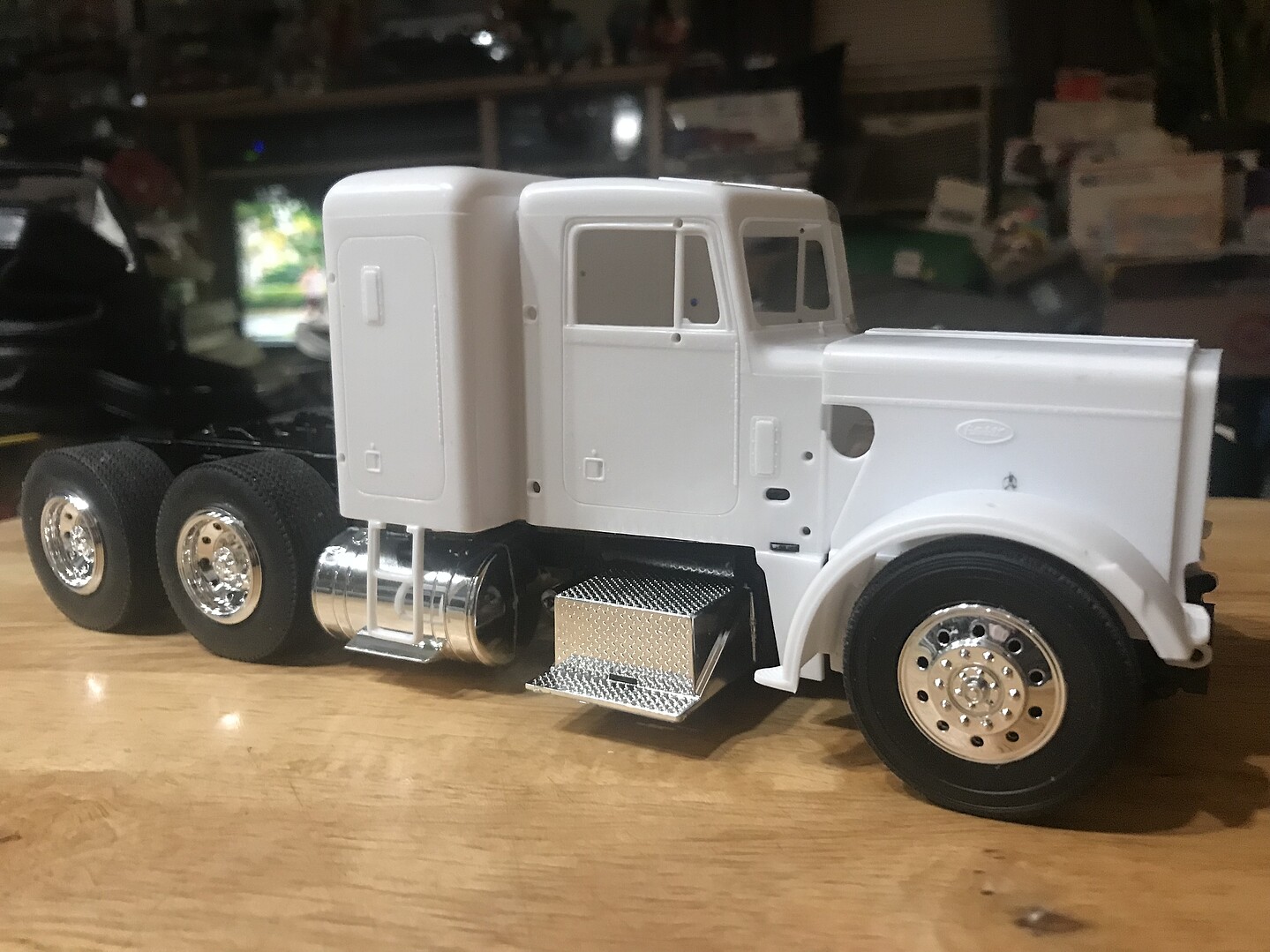 Peterbilt 359 Conventional -- Plastic Model Truck Kit -- 1/25 Scale ...