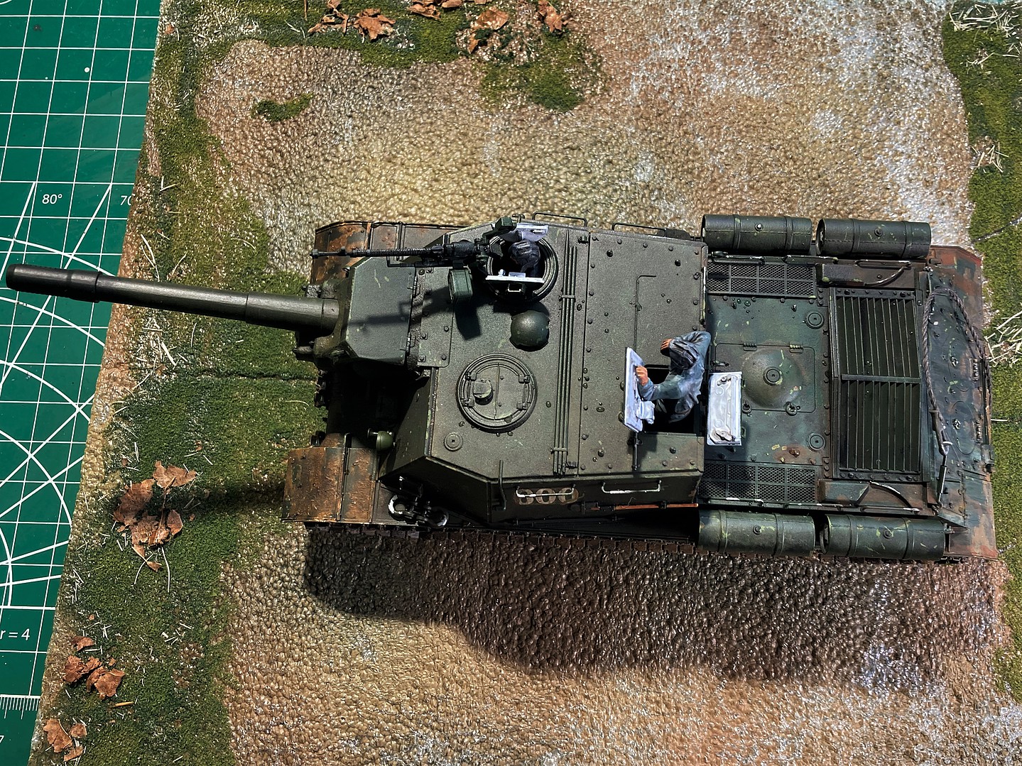 Russian Heavy Self-Propelled Gun JSU-152 -- Plastic Model Military Kit -- 1/35 Scale -- #35303 ...