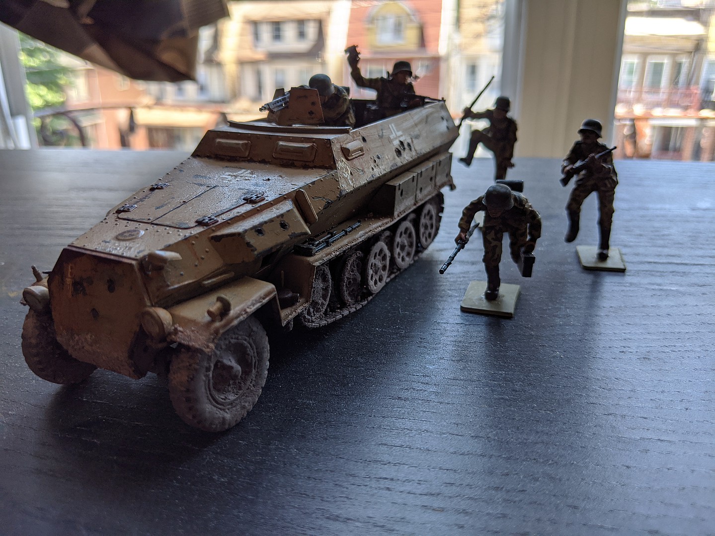 German Hanomag Sd.Kfz. 251/1 Halftrack -- Plastic Model Military ...