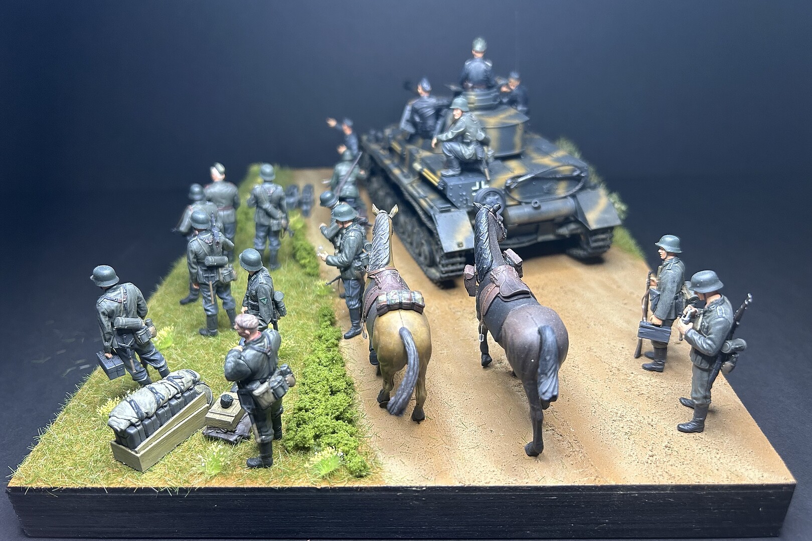 Panzerkampfwagen IV Ausf.G w/Motorcycle pictures by zensashenal ( Los ...