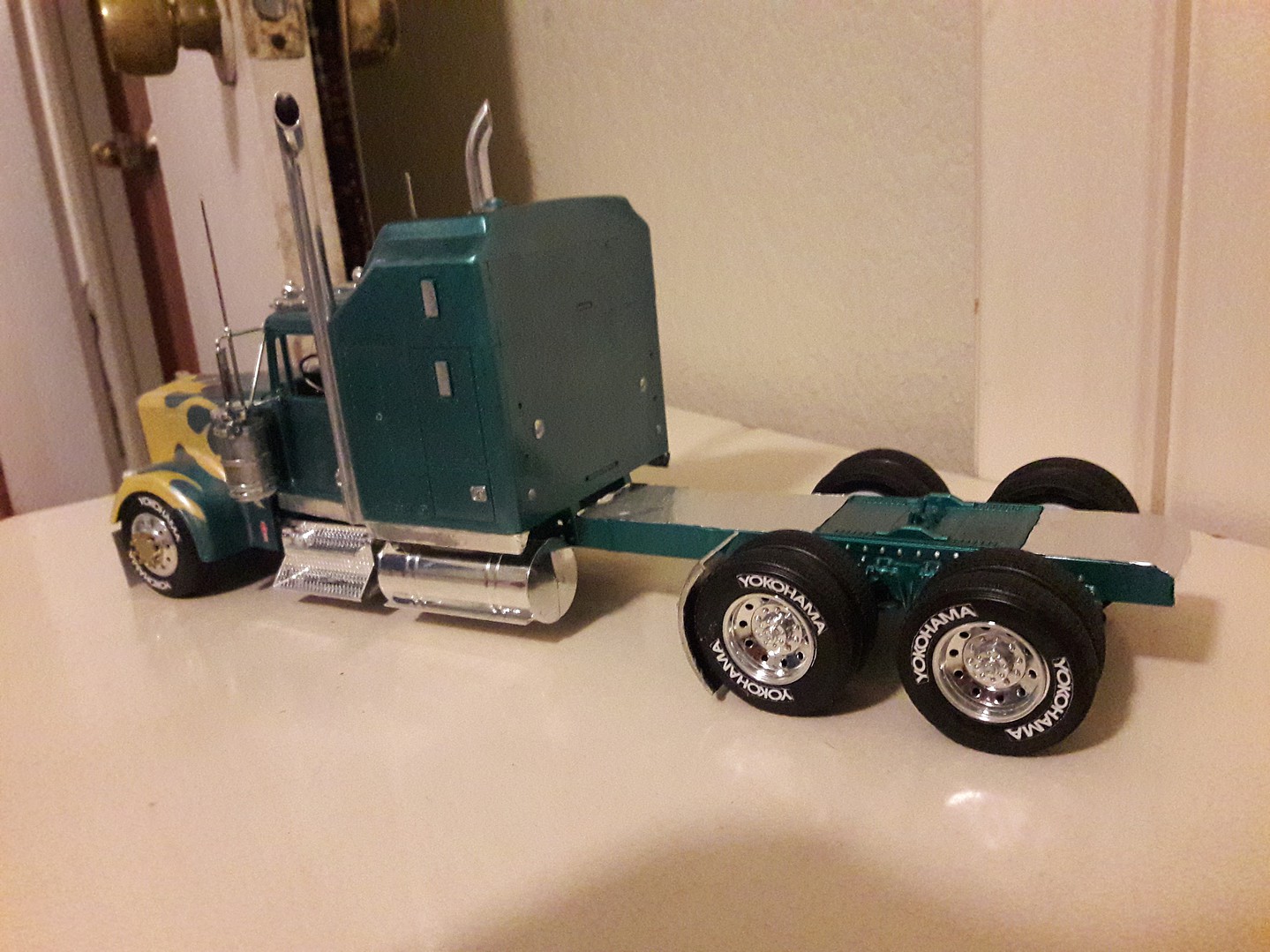 Kenworth W900 -- Plastic Model Truck Kit -- 1/25 Scale -- #851507 ...