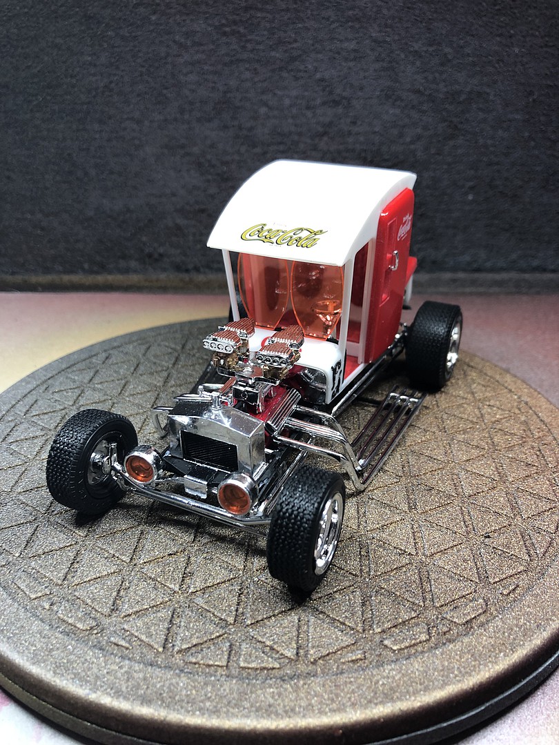 Coca Cola Vending Machine Show Rod SE -- Plastic Model Car Kit -- 1/25 ...