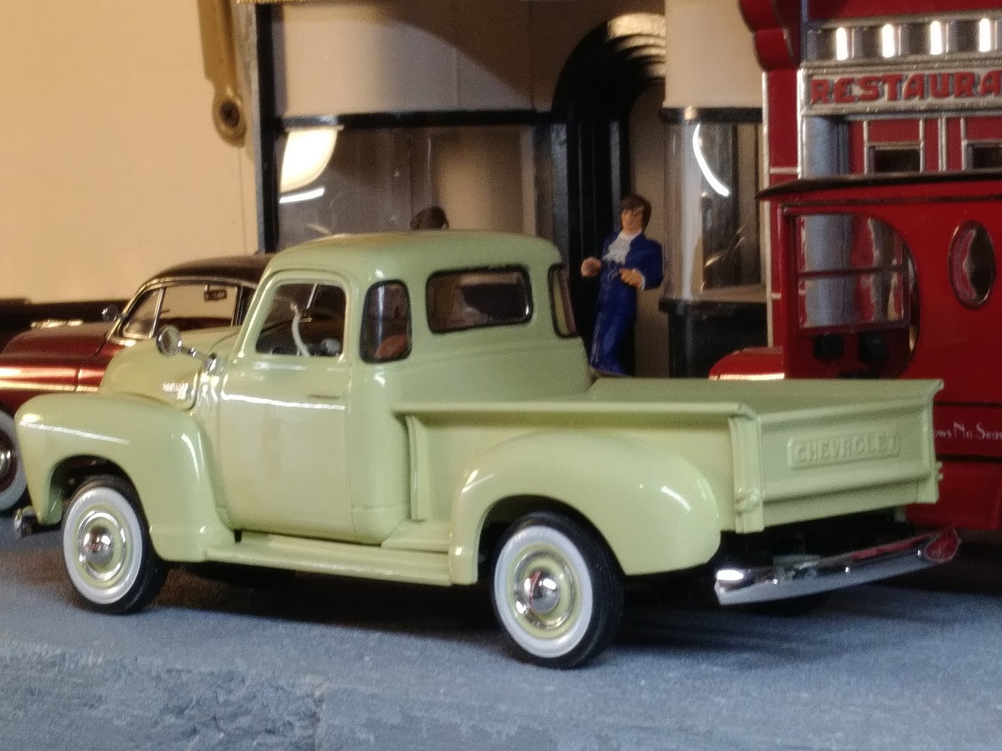 1950 Chevy Pick-Up -- Plastic Model Truck Kit -- 1/25 Scale -- #1076-12 ...