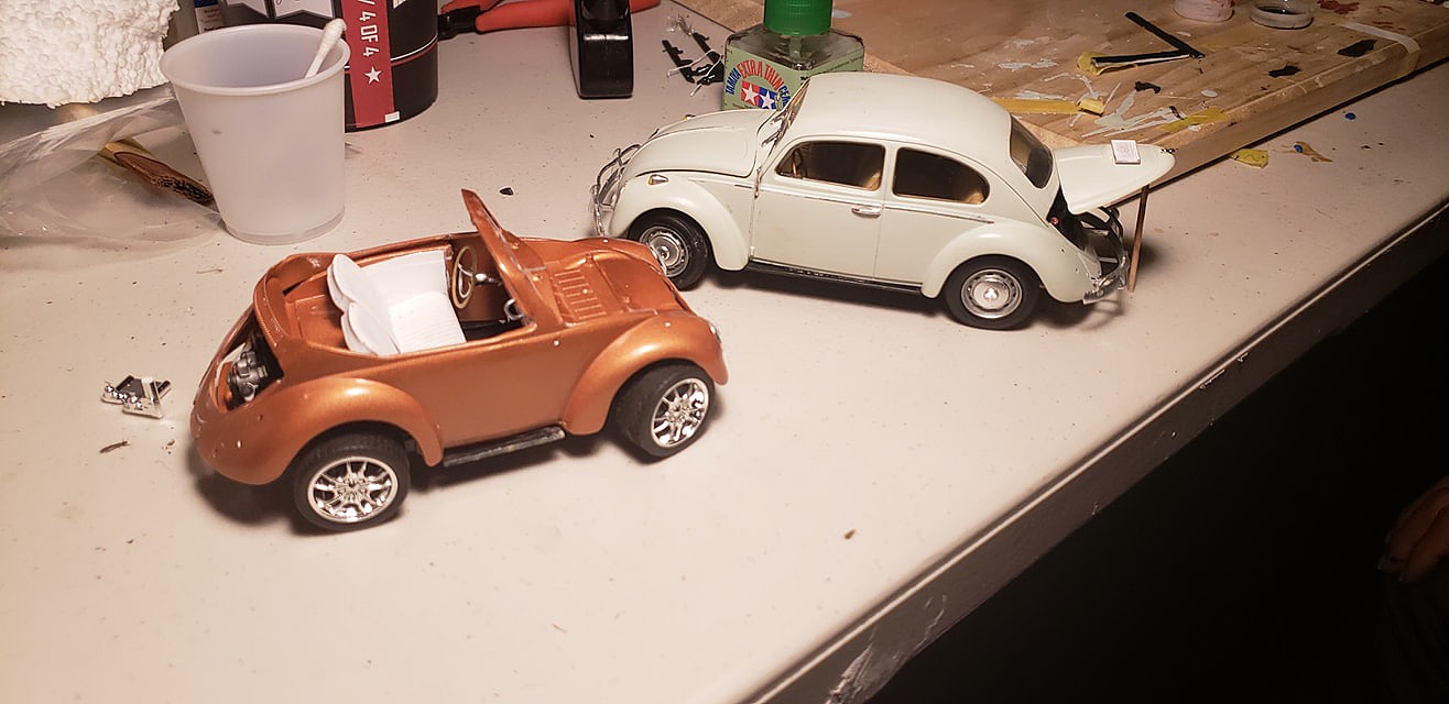 1966 Volkswagen Beetle VW BUG -- Plastic Model Car Kit -- 1/24 Scale ...
