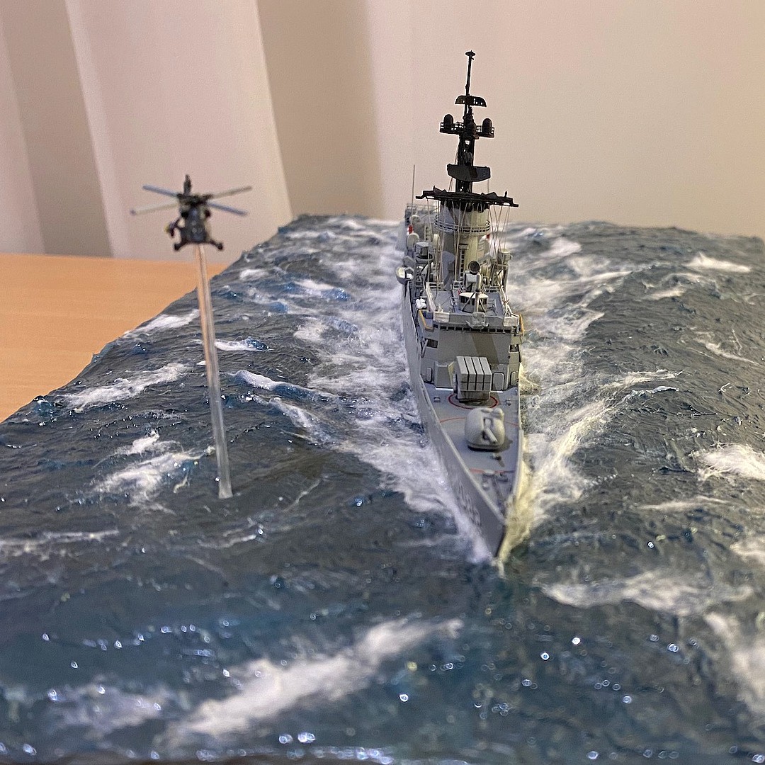 Knox Class Frigate FF-1073 Peary -- Plastic Model Military Ship Kit ...