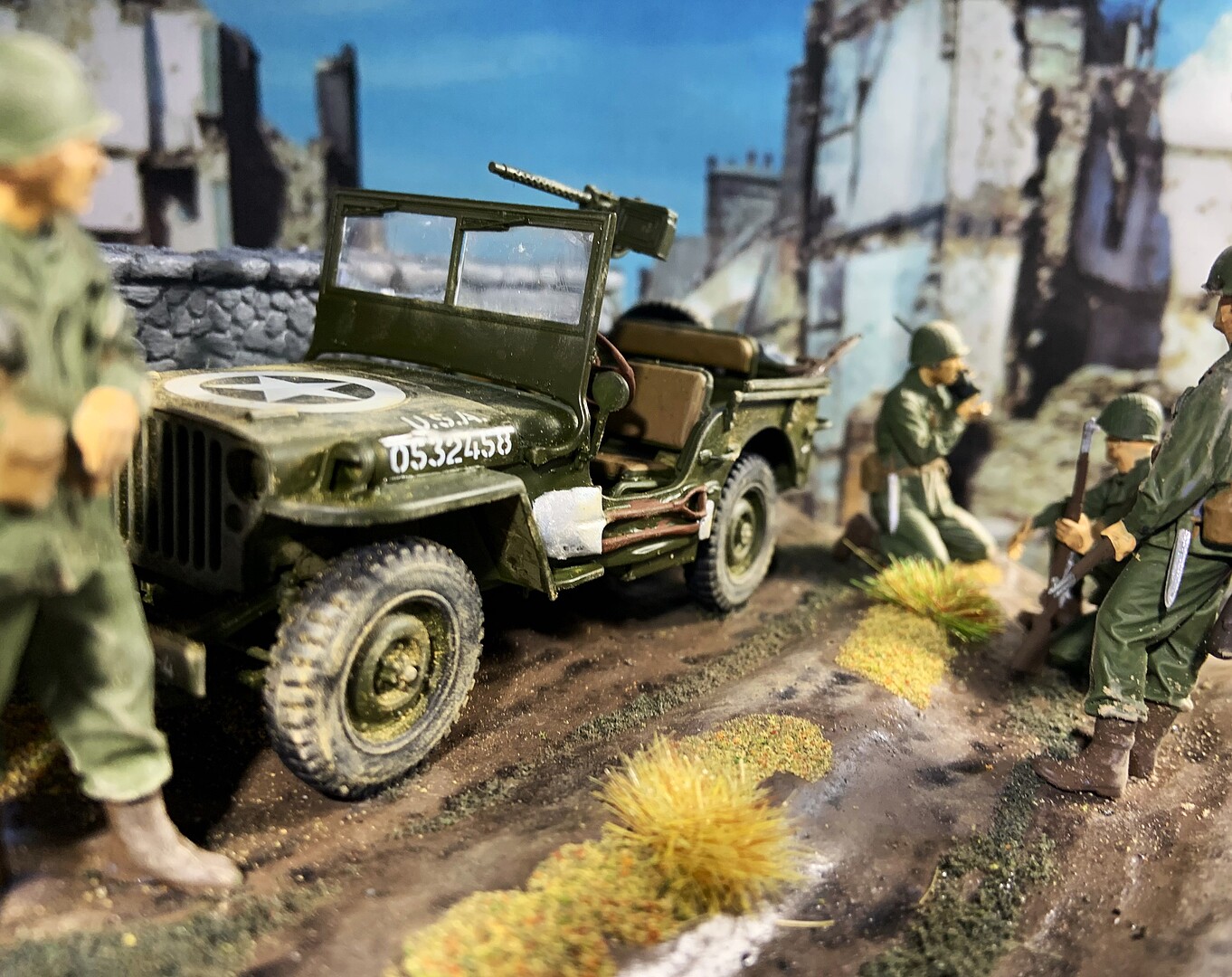 US Willys MB Jeep -- Plastic Model Military Vehicle Kit -- 1/35 Scale ...