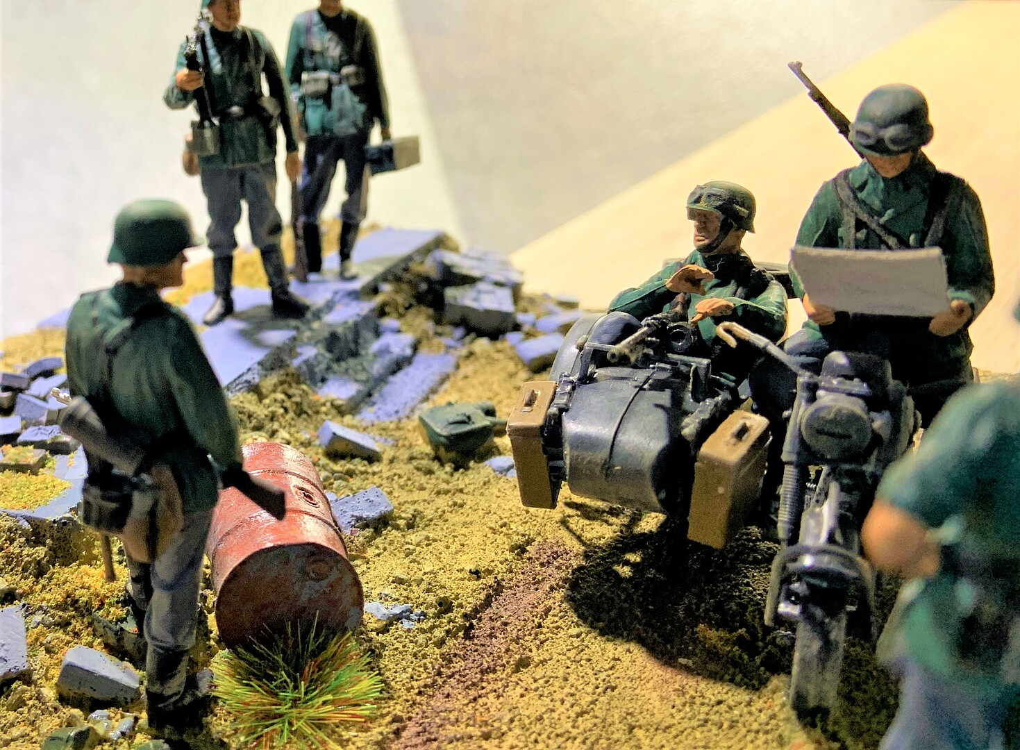 BMW & Sidecar -- Plastic Model Military Vehicle Kit -- 1/35 Scale ...