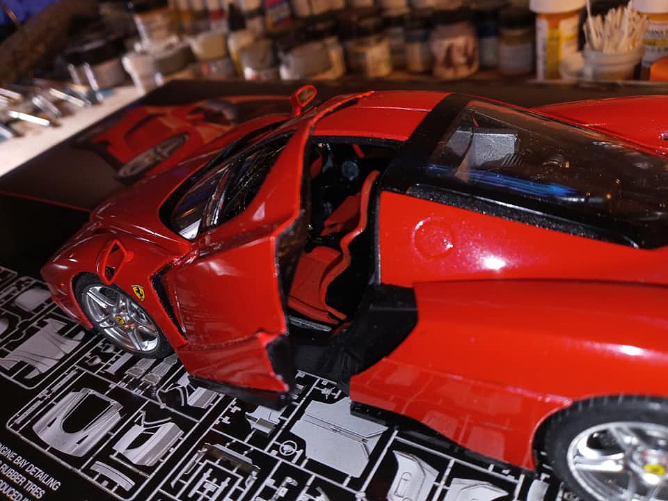 Enzo Ferrari Red Version Sportscar -- Plastic Model Car Kit -- 1/24 ...