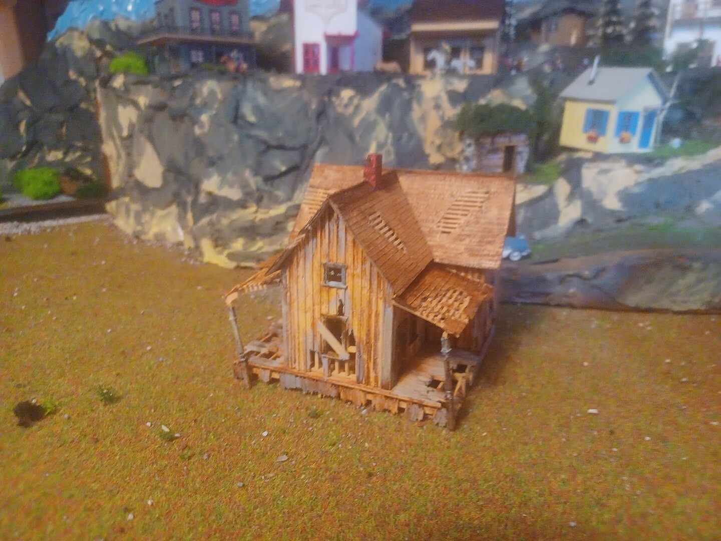 Abandoned House Kit -- HO Scale Model Railroad Building -- #393 ...