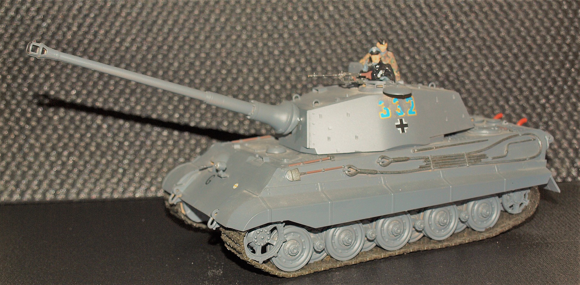 German King Tiger Tank -- Plastic Model Military Vehicle Kit -- 1/35 ...