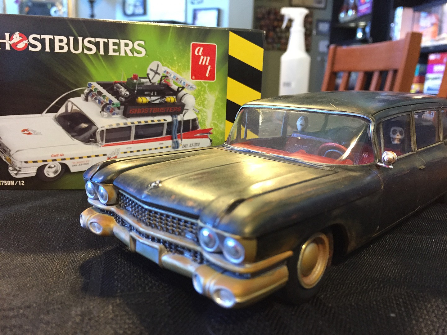 GHOSTBUSTERS Ecto-1A -- Plastic Model Car Kit -- 1/25 Scale -- #750 ...