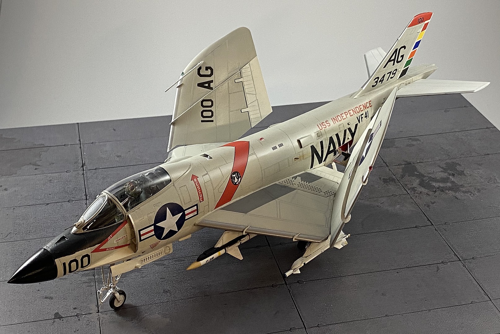 F3H-2 Demon -- Plastic Model Airplane Kit -- 1/48 Scale -- #hy80364 pictures by Will.dossel