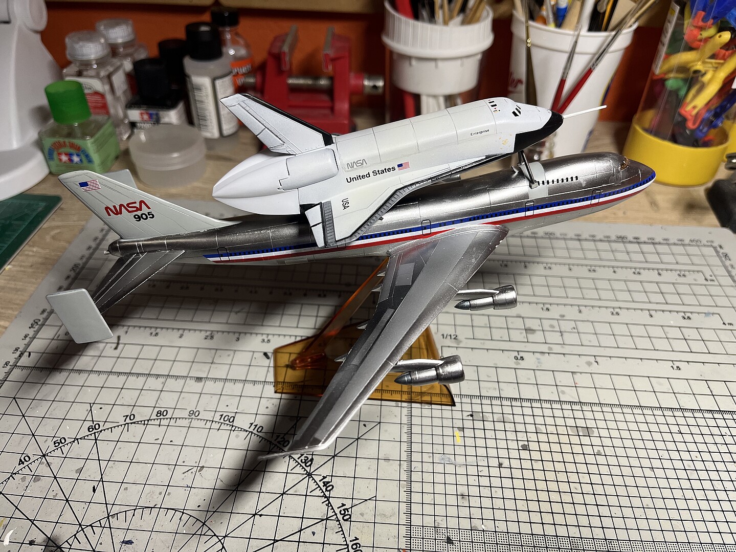 Space Shuttle & B747 Carrier Aircraft -- Space Program Plastic Model ...