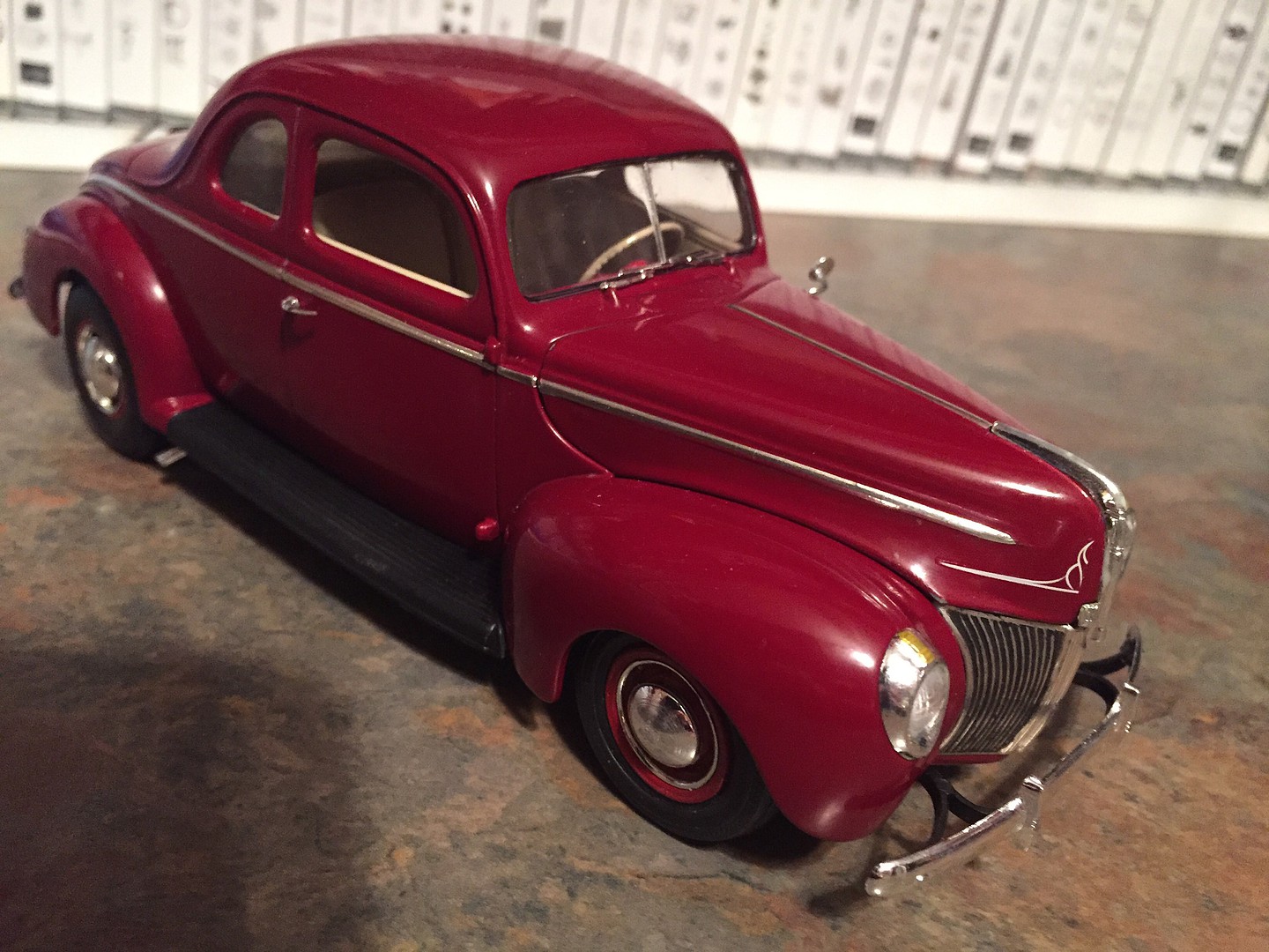 1940 Ford Standard Coupe -- Plastic Model Car Kit -- 1/25 Scale ...