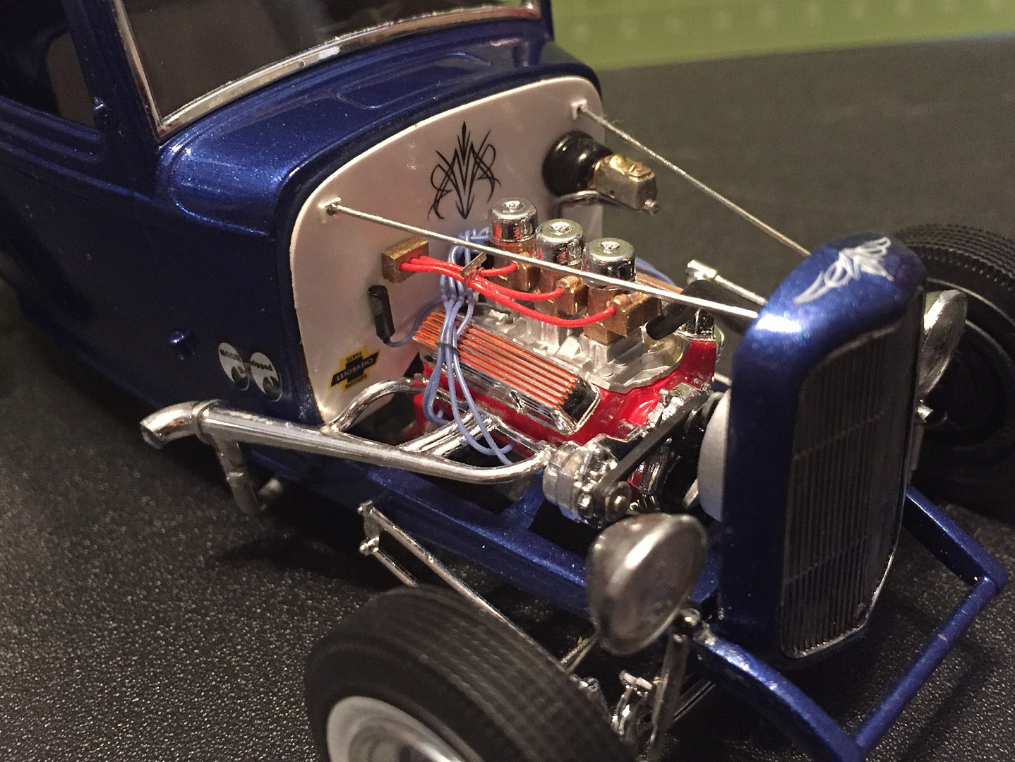 1932 Ford 5 Window Coupe -- Plastic Model Car Kit -- 1/25 Scale ...