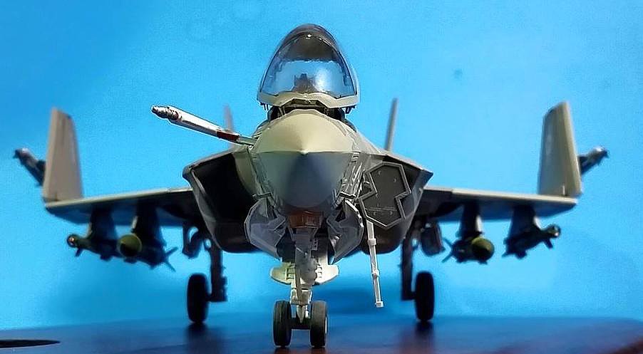 F35C Lightning II Fighter -- Plastic Model Airplane Kit -- 1/48 Scale ...