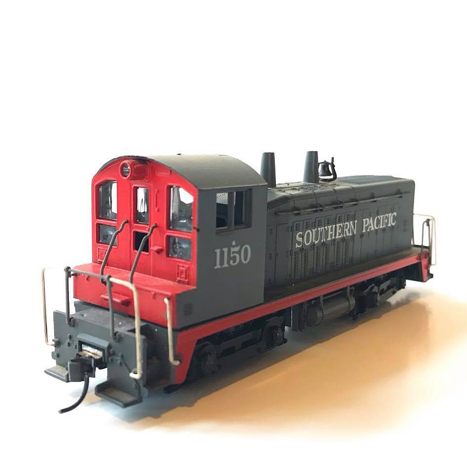 EMD MP15 with DCC Southern Pacific #2700 -- Model Train Diesel ...