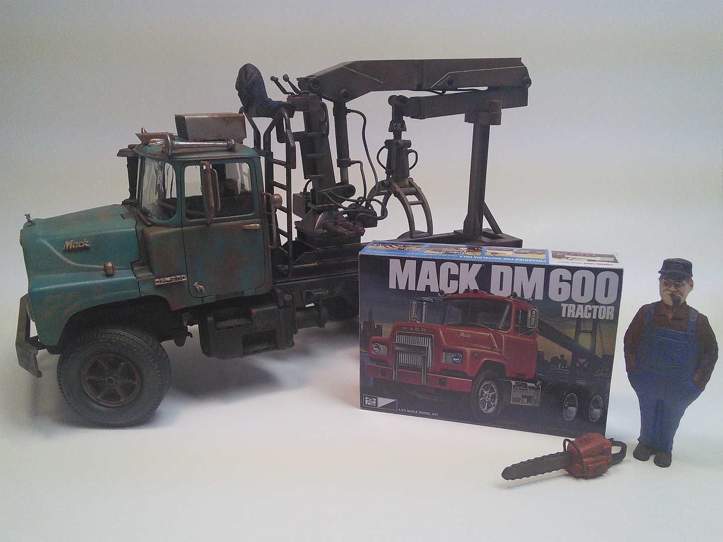 Gallery Pictures MPC Mack DM600 Tractor Plastic Model Truck Kit 1/25 ...