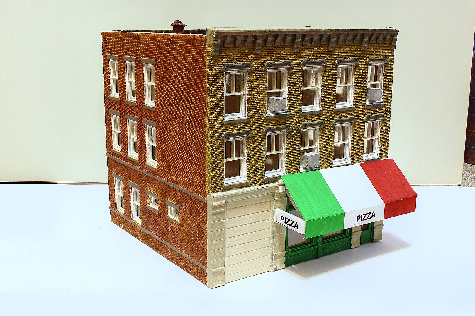 B.Moore Catalog/Showroom Kit -- HO Scale Model Railroad Building -- # ...